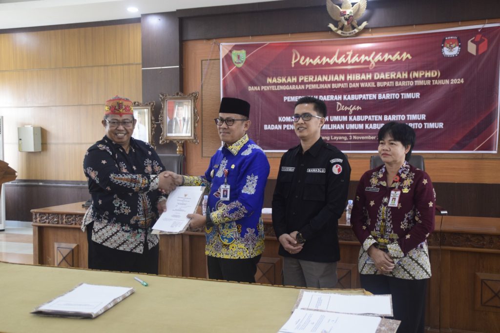 Pemkab Bartim Tanda Tangani NPHD Pilkada 2024 Bersama KPU dan Bawaslu – MMC Barito Timur