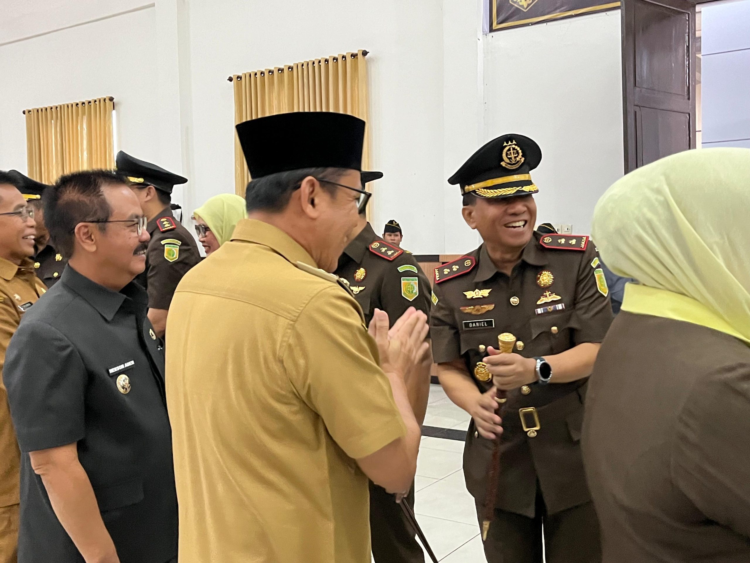 Pj. Bupati Barito Timur Hadiri Pelantikan dan Serah Terima Jabatan Kepala Kejaksaan Negeri di ...